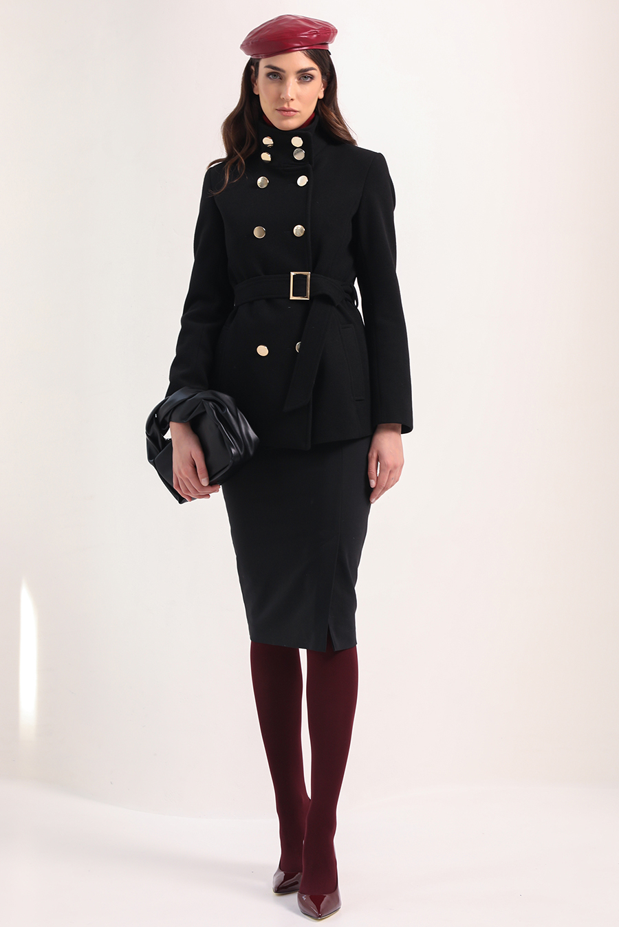 Kaput sa visokom kragnom i ukrasnim dugmićima | Tiffany Production